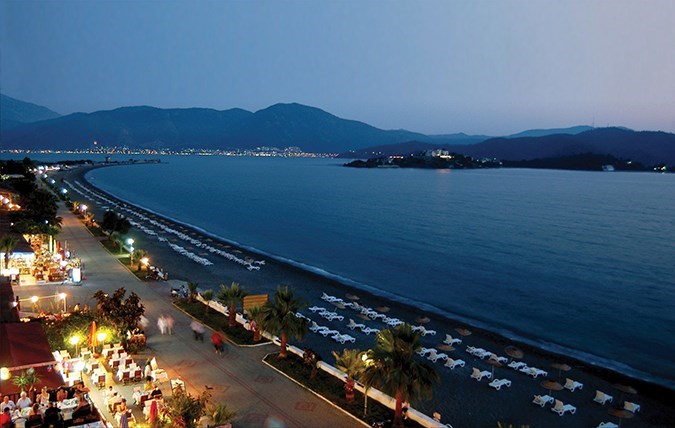 Lighthouse Apartments Villas